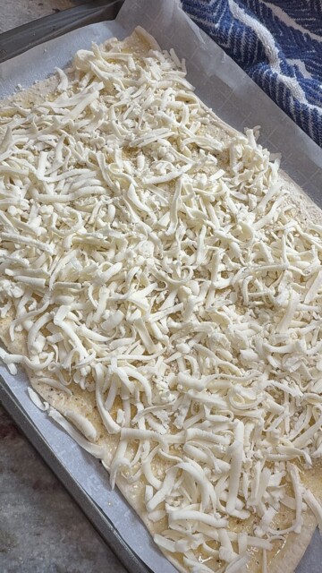 EASY CHEESY BREAD