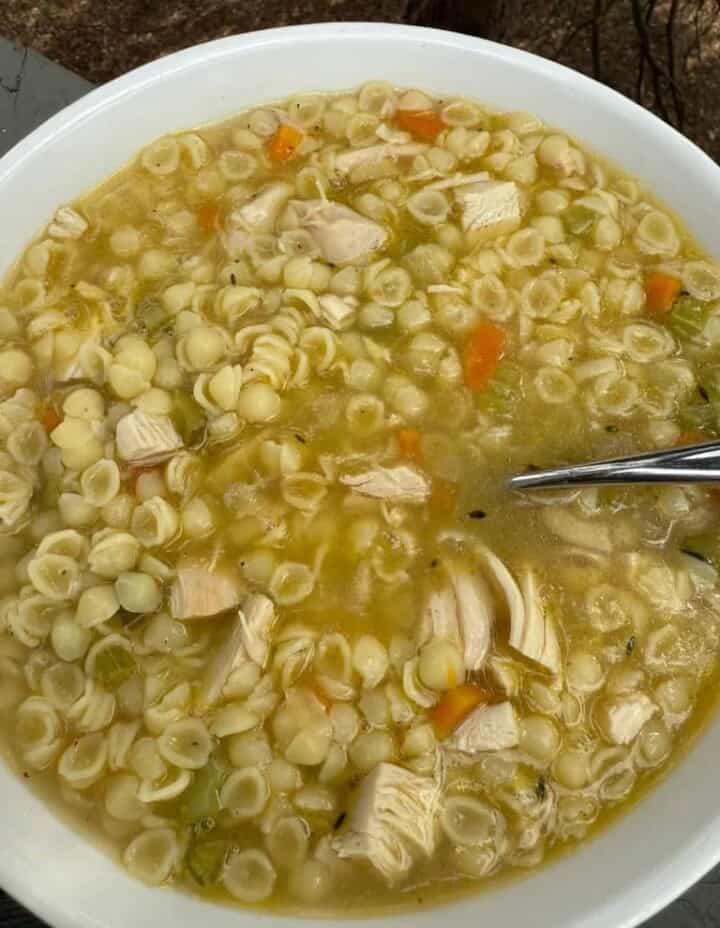 CHICKEN AND SHELLS SOUP