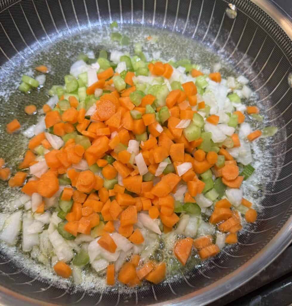 CHICKEN AND SHELLS SOUP