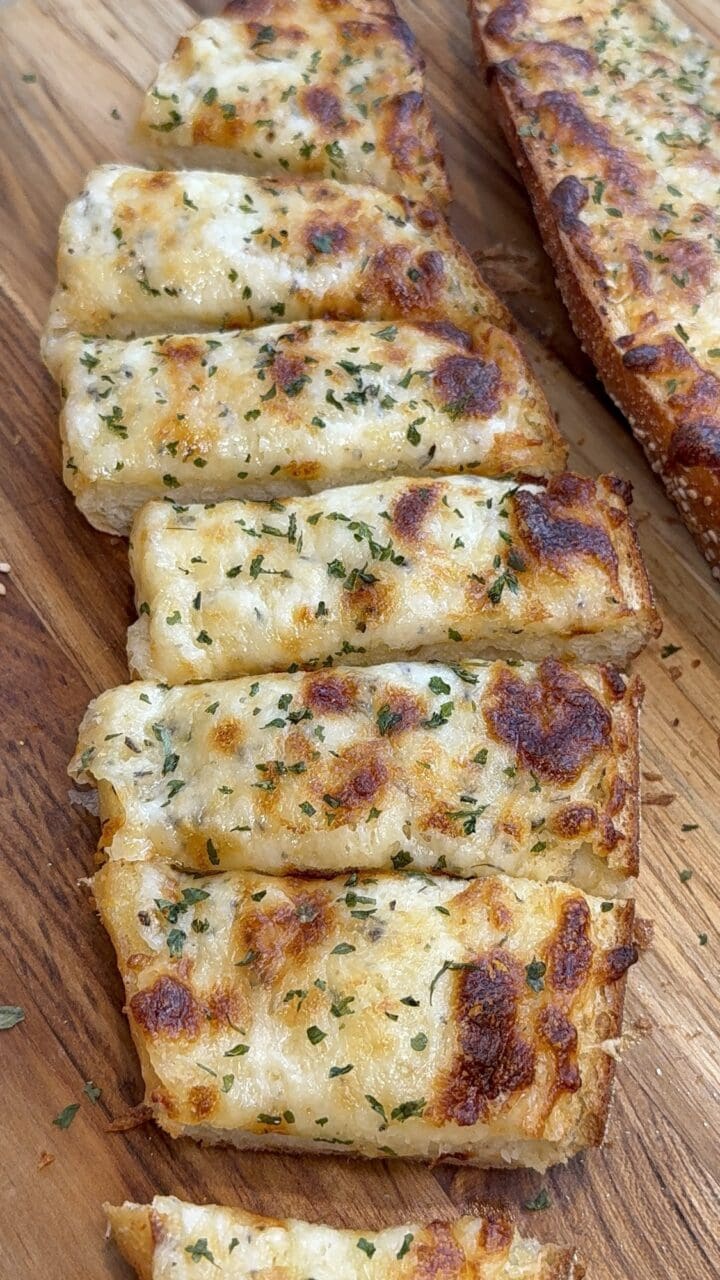 CHEESY ITALIAN GARLIC BREAD