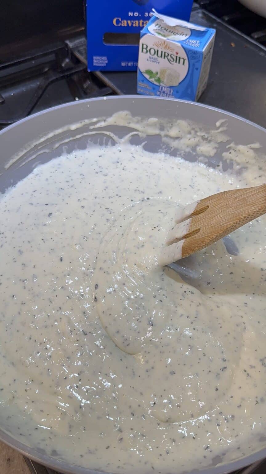 BOURSIN MAC & CHEESE WITH BREADCRUMB TOPPING